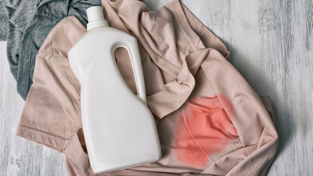¿Cómo eliminar manchas en la ropa rápido? | Ahorro y Hogar
